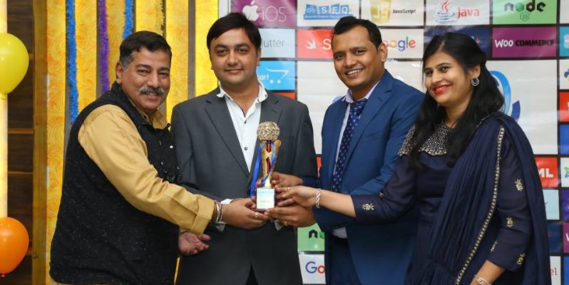 Life at Elsner - ELSNER